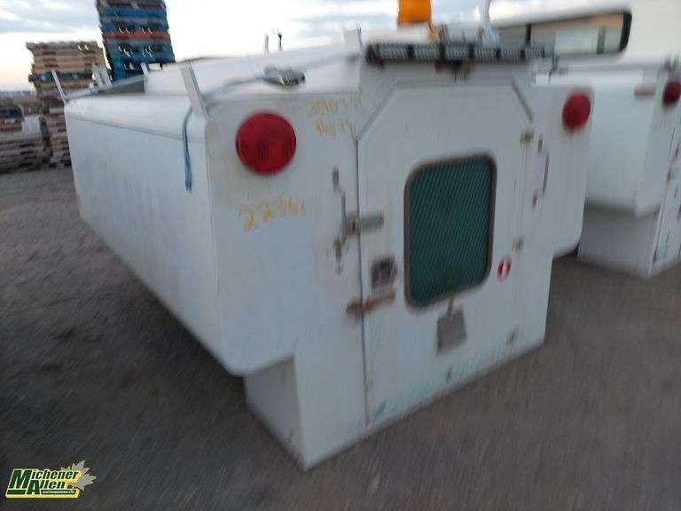8' Truck Topper with Generator - Michener Allen Auctioneering Ltd