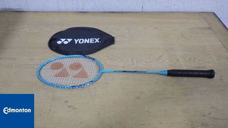 Yonex B4000 Badminton Racket Yonex B4000 - Michener Allen Auctioneering Ltd