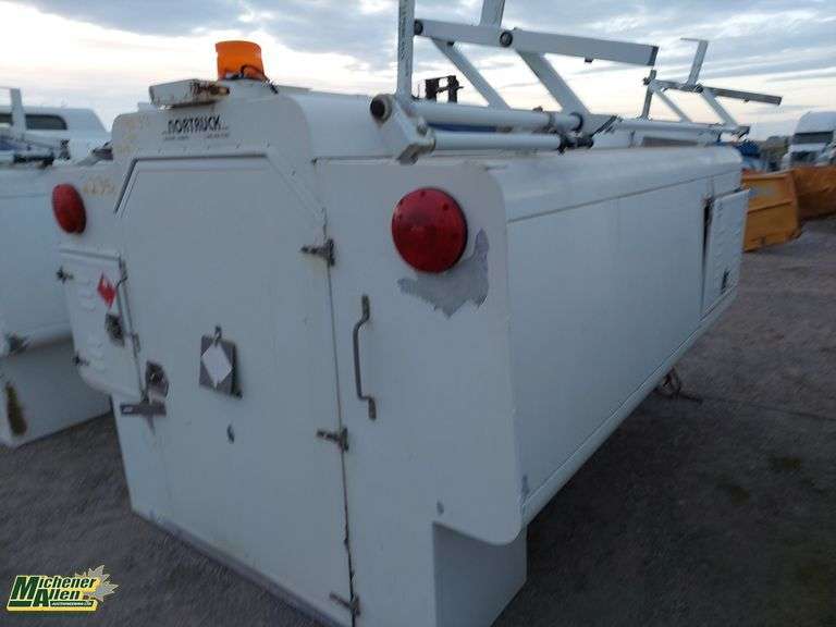 8' Truck Topper with Generator - Michener Allen Auctioneering Ltd
