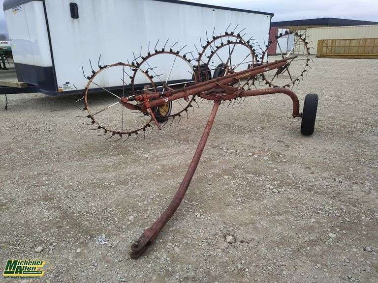 Darf Model 105 Hay Rake - Michener Allen Auctioneering Ltd