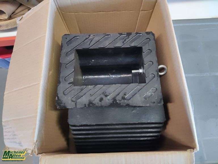 Rubber Pyramid Chock Blocks WC1086 Qty 3 - Michener Allen Auctioneering Ltd