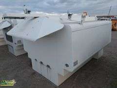 8' Truck Topper with Generator - Michener Allen Auctioneering Ltd