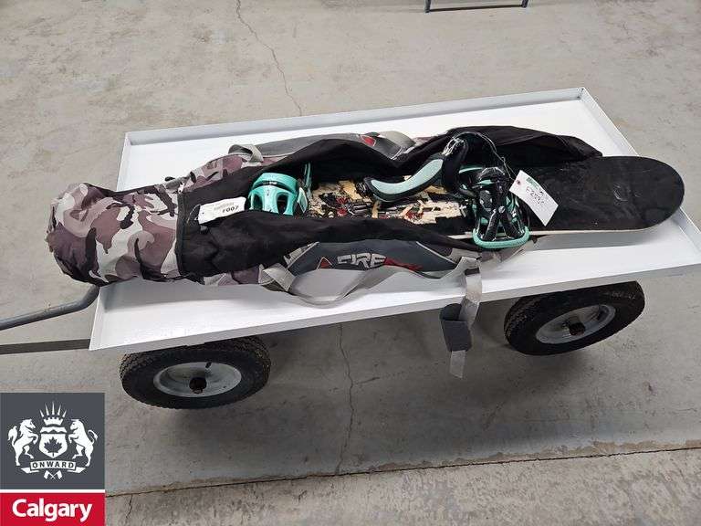 Snowboard with Burton Bindings and Firefly carry bag Ride Fleetwood ...