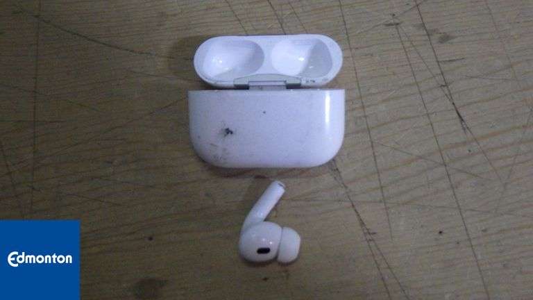 Apple Airpods and Charger Model A2698 ***** Paired to Account ...