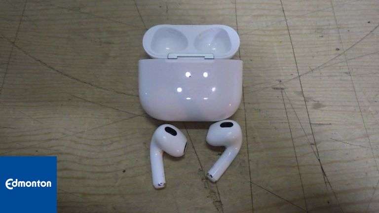 Apple Airpods and Charger Model A2564 ***** Paired to Account ...