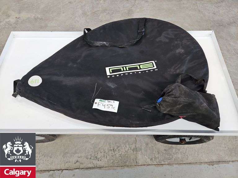 6ft Golf Practice Net and Bocce Balls - Michener Allen Auctioneering Ltd