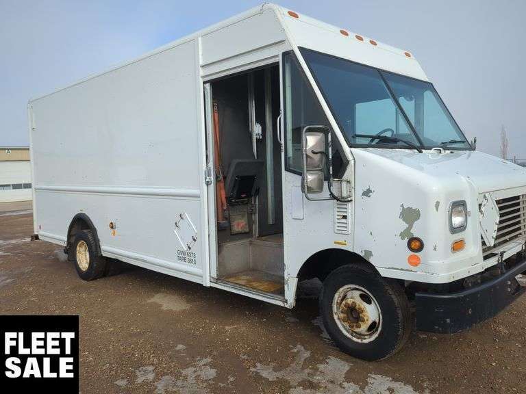 2006 Ford E-Series E-450 DRW S/A Cube Van - Michener Allen ...