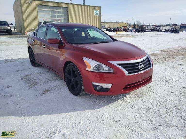2013 Nissan Altima 3.5 SV 4dr Sedan - Michener Allen Auctioneering Ltd