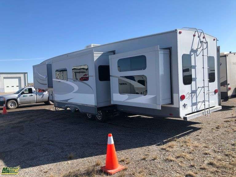 2013 Open Range RV Roamer 395BH T/A 5W - Michener Allen Auctioneering Ltd