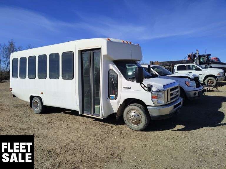 2013 Ford E-Series E-450 DRW S/A 17 Passenger Bus - Michener Allen ...
