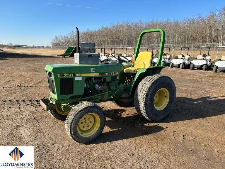 1983 John Deere 750 Tractor - Michener Allen Auctioneering Ltd