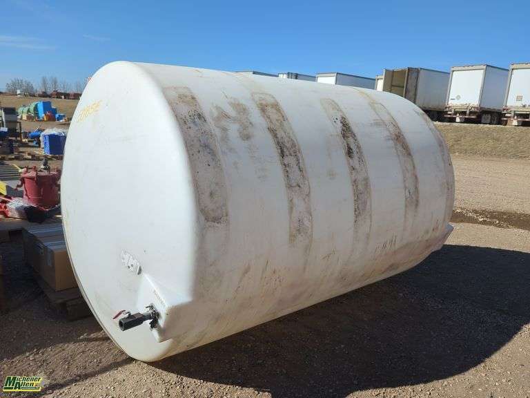 Poly Water Tank - Michener Allen Auctioneering Ltd