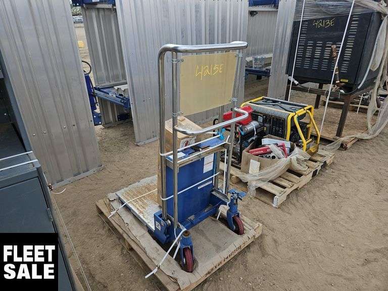 Uline Lifting Table - Michener Allen Auctioneering Ltd