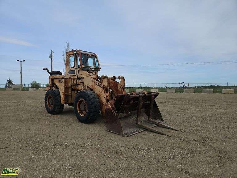 Michigan Clark Wheel Loader - Michener Allen Auctioneering Ltd