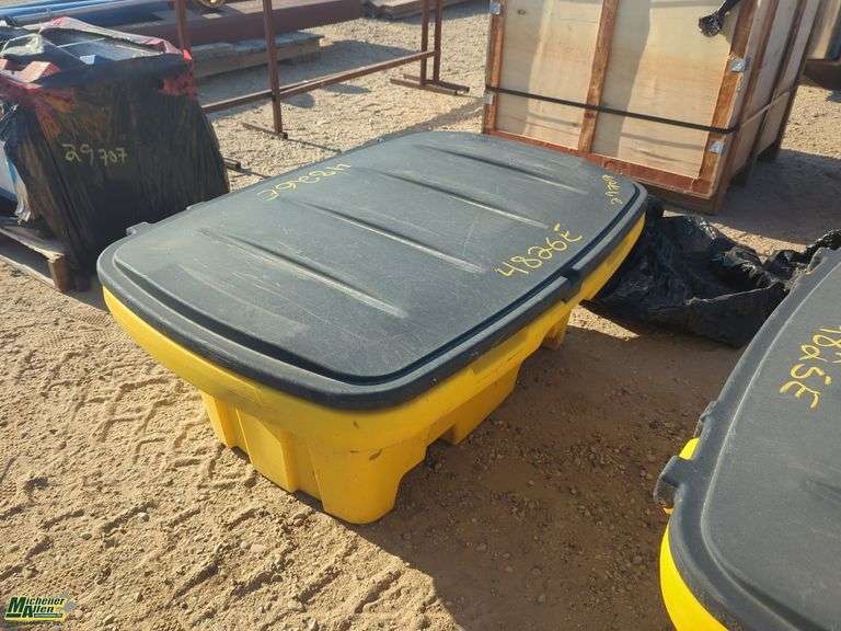 Plastic Sand/ Salt Bin - Michener Allen Auctioneering Ltd