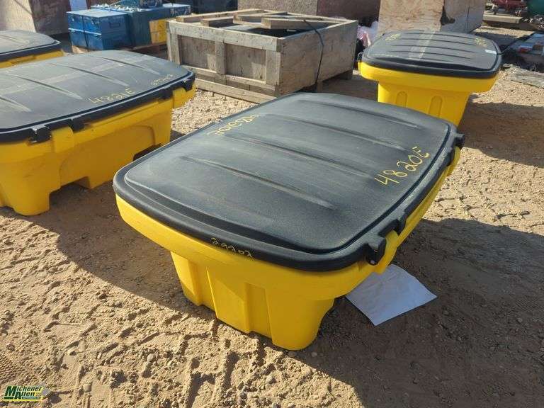 Plastic Sand/ Salt Bin - Michener Allen Auctioneering Ltd