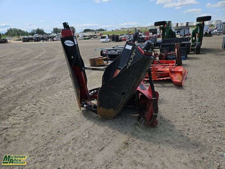 32in Lemar Tree Spade Lemar 32in - Michener Allen Auctioneering Ltd