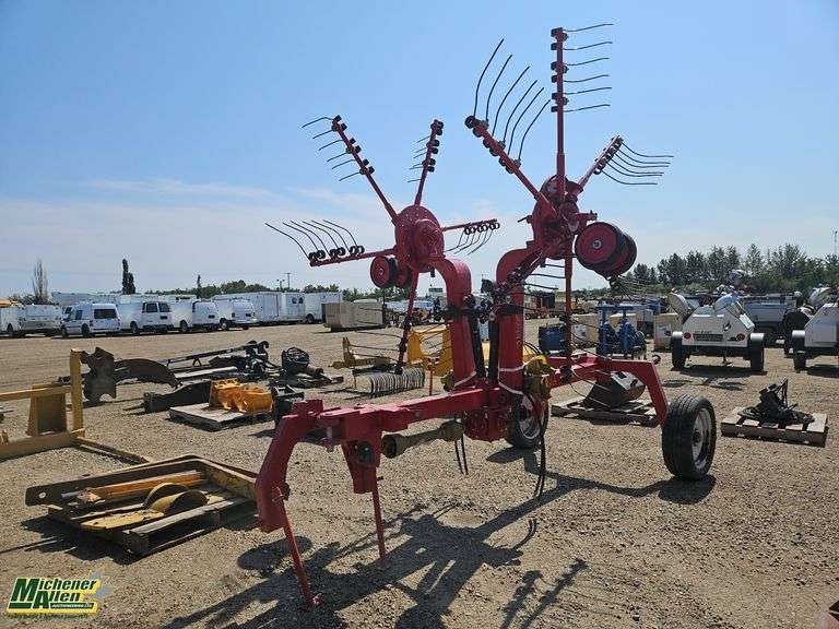 Pull Behind Hay Rake - Michener Allen Auctioneering Ltd