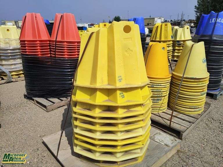 Plastic Pipe Stands - Michener Allen Auctioneering Ltd