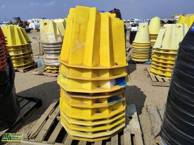 Plastic Pipe Stands - Michener Allen Auctioneering Ltd