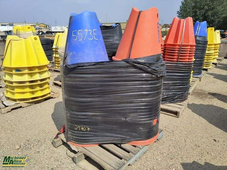 Plastic Pipe Stands - Michener Allen Auctioneering Ltd