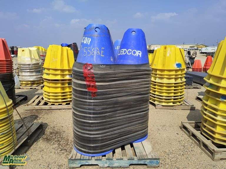 Plastic Pipe Stands - Michener Allen Auctioneering Ltd