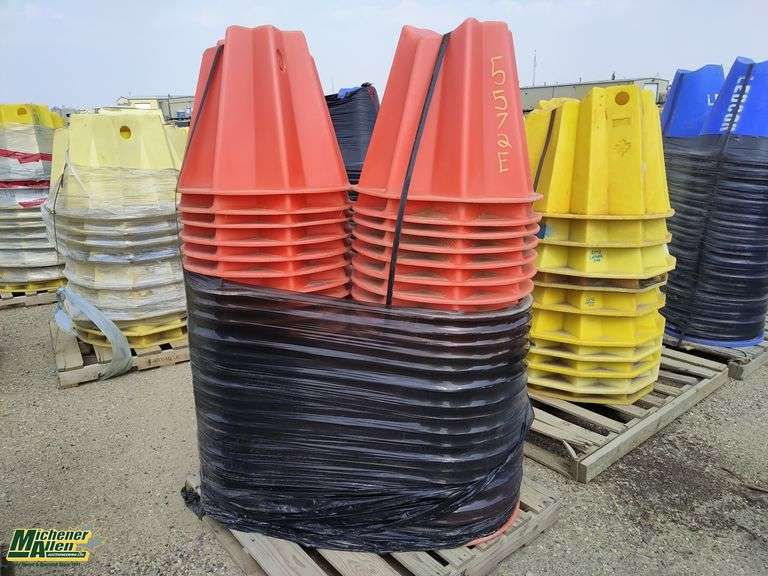 Plastic Pipe Stands - Michener Allen Auctioneering Ltd