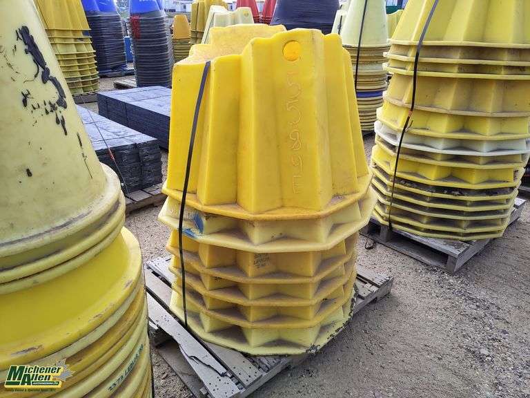 Plastic Pipe Stands - Michener Allen Auctioneering Ltd