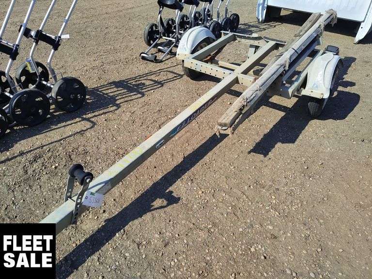 EZ Loader Single Axle Boat Trailer - Michener Allen Auctioneering Ltd