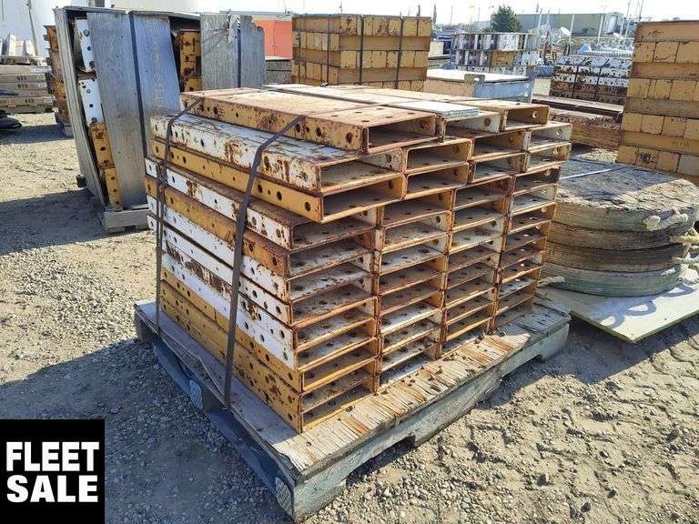 Efco Scaffold Arms - Michener Allen Auctioneering Ltd