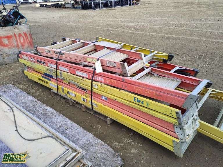 Pallet of Step Ladders - Qty 1 - Michener Allen Auctioneering Ltd
