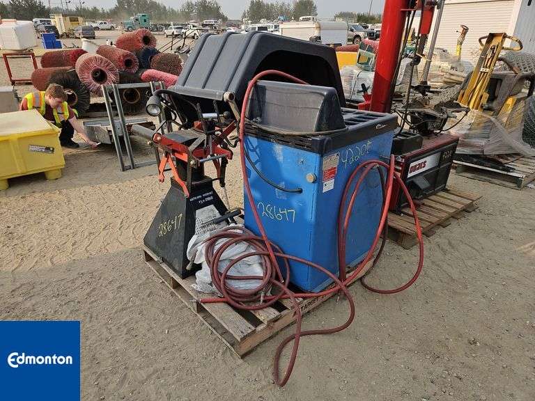 Hofmann Geodyna 40 Wheel Balancer and Tire Spreader - Michener Allen ...