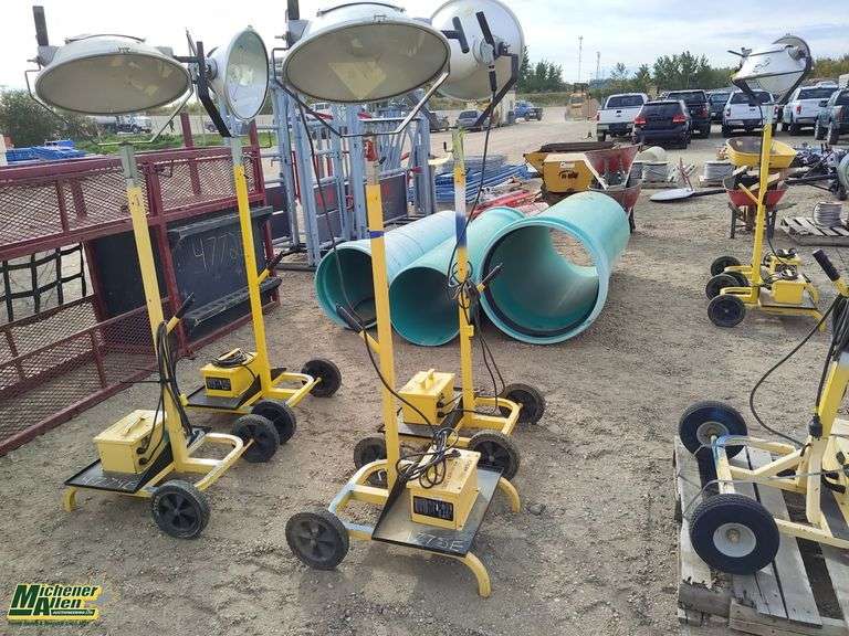 Portable Light Stand - Michener Allen Auctioneering Ltd
