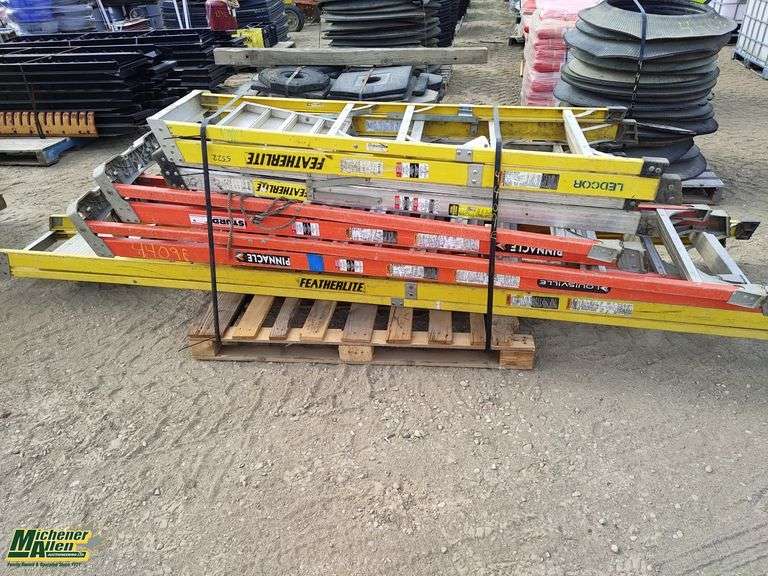 Pallet of Step Ladders - Qty 1 - Michener Allen Auctioneering Ltd