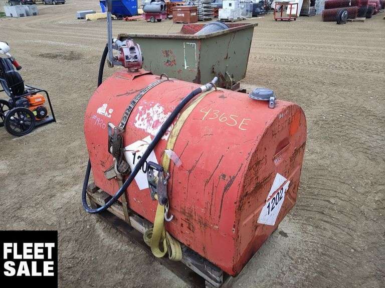 Hand-Operated Fuel Pump - Qty 1 - Michener Allen Auctioneering Ltd