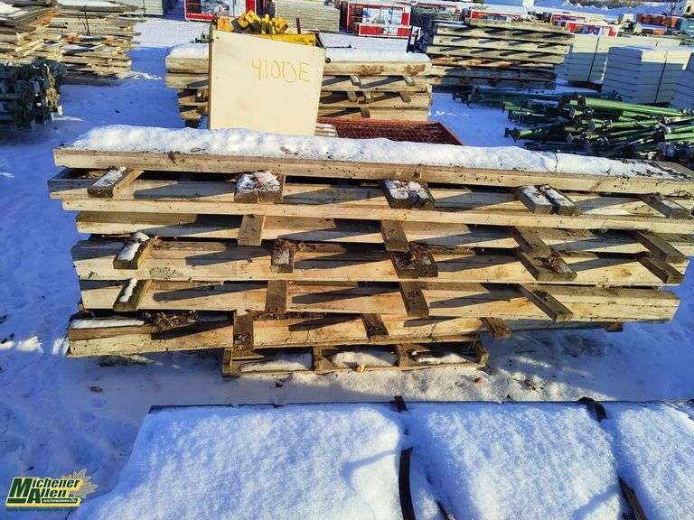 Pallet of Wooden Concrete Forms - Michener Allen Auctioneering Ltd