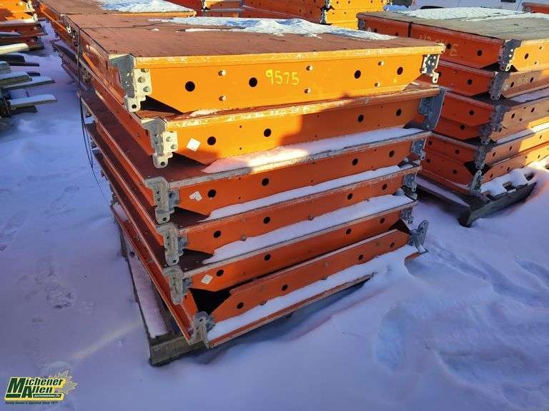 Pallet with 6 Ringer Shoring Pans - Michener Allen Auctioneering Ltd