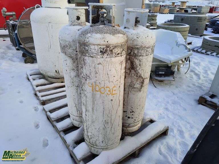 Pallet with 3 -108L Propane Tanks - Michener Allen Auctioneering Ltd