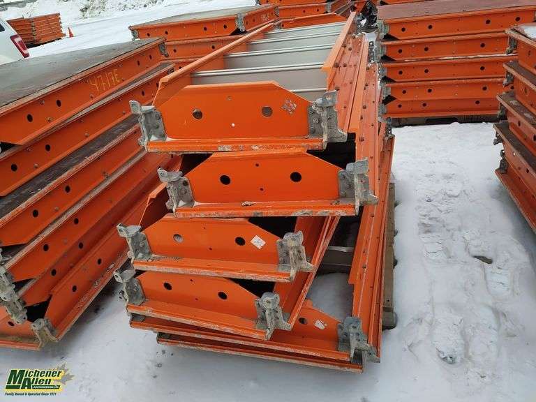 Pallet with 6 Ringer Shoring Pans - Michener Allen Auctioneering Ltd
