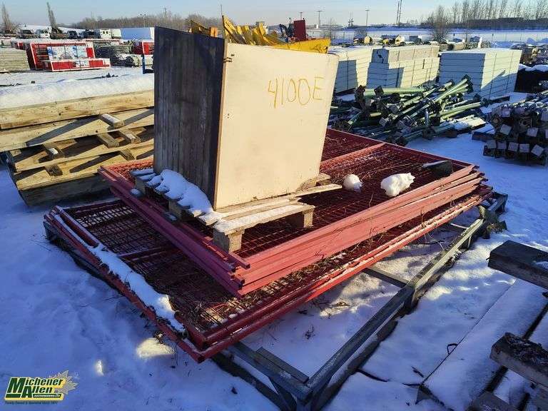 Temporary Fence Panels, Crate of Temporary Fence Stands, Steel Skid ...