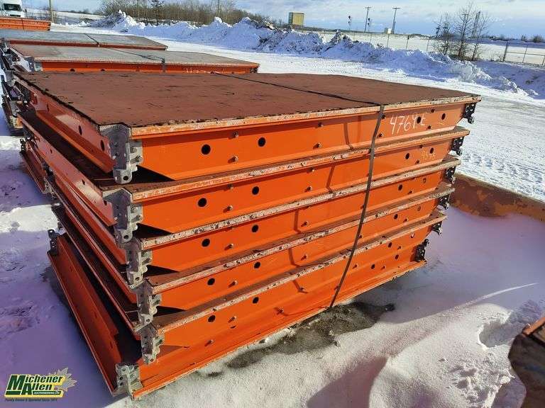 Pallet with 6 Ringer Shoring Pans - Michener Allen Auctioneering Ltd
