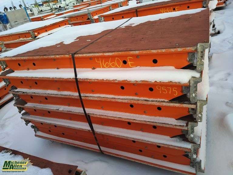 Pallet with 6 Ringer Shoring Pans - Michener Allen Auctioneering Ltd