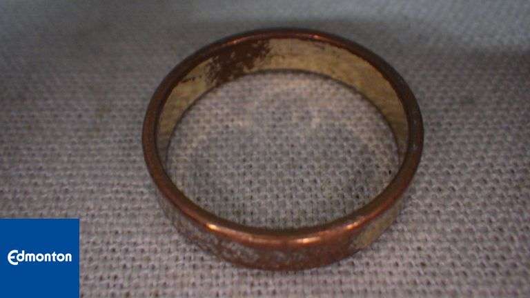 Ring (size 7.5) - Michener Allen Auctioneering Ltd