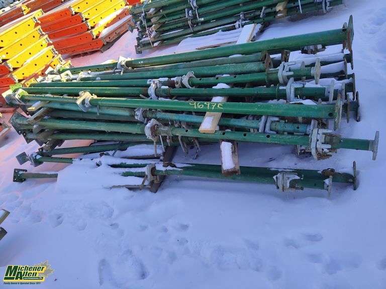 Pallet of Shoring Poles - Michener Allen Auctioneering Ltd