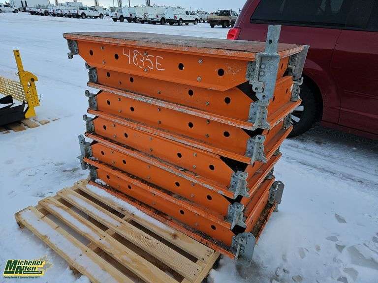 Pallet with 6 Ringer Shoring Pans - Michener Allen Auctioneering Ltd