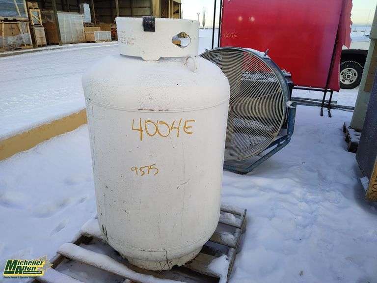 450GAL Propane Tank - Michener Allen Auctioneering Ltd