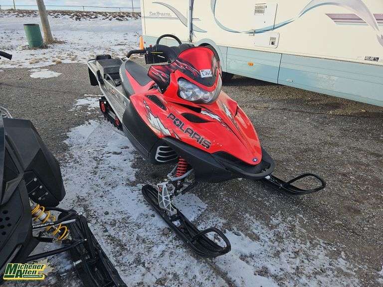 2005 Polaris RMK 900 Snowmobile - Michener Allen Auctioneering Ltd