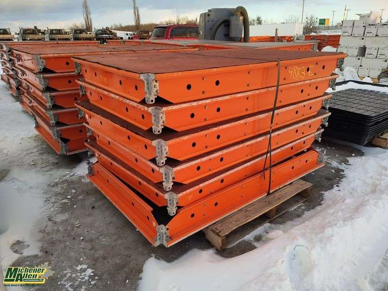Pallet with 6 Ringer Shoring Pans - Michener Allen Auctioneering Ltd