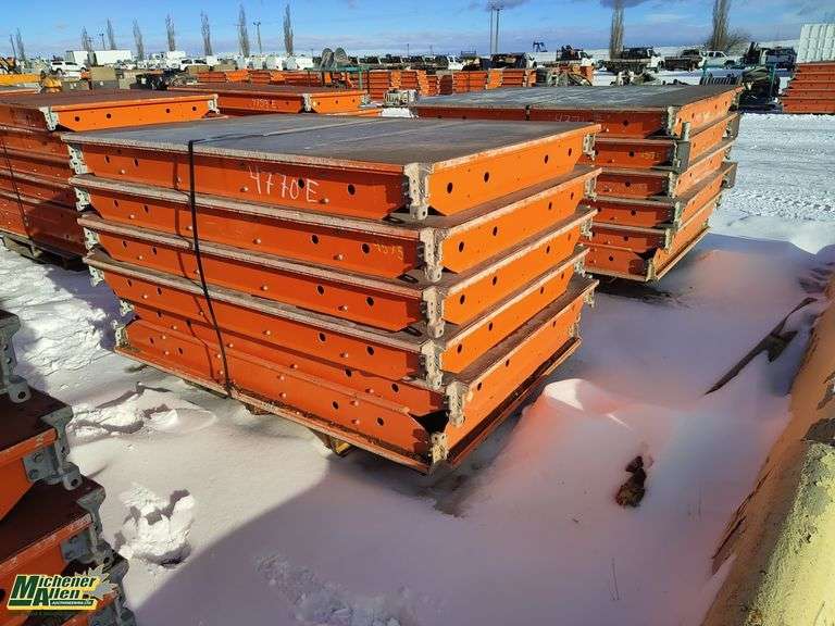 Pallet with 6 Ringer Shoring Pans - Michener Allen Auctioneering Ltd