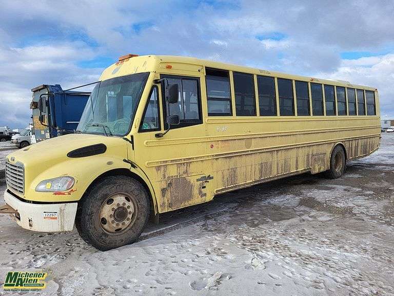 Non-Operable 2014 Freightliner B2 Chassis S/A 38 Passenger Bus ...